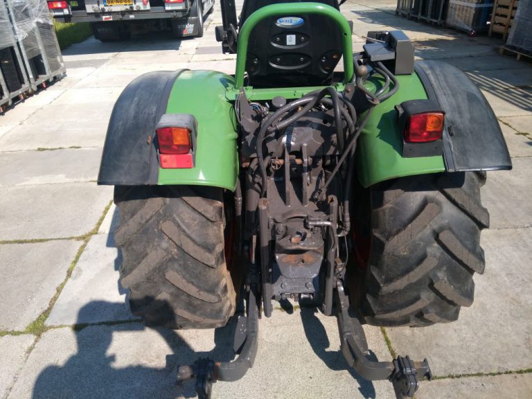 FENDT 250V smalspoor tractor 4wd SOLD VERKOCHT VERKAUFT | Riverco